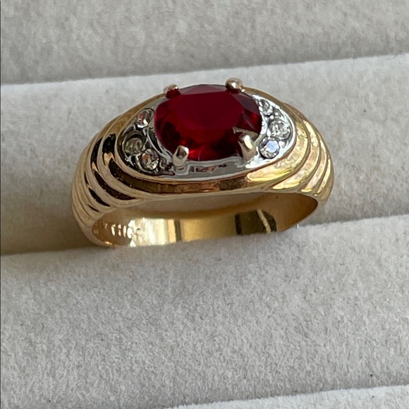 Estate jewelry | Jewelry | Elegant 4kt Gold And Red Ruby Gemstone Ring ...